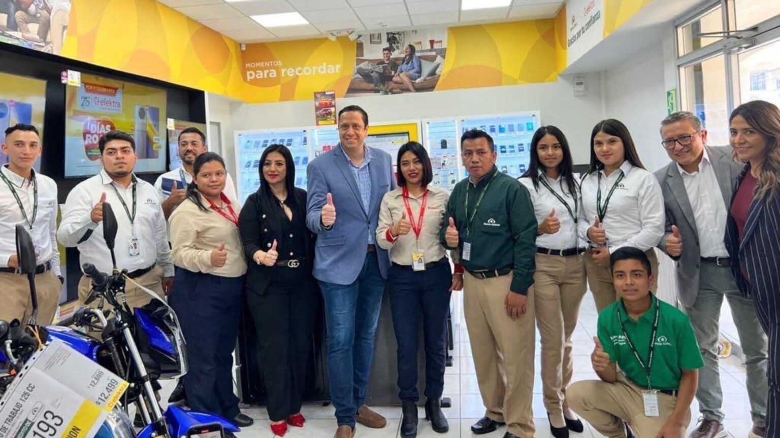Elektra y Banco Azteca abren un nuevo concepto comercial - Soy Positivo